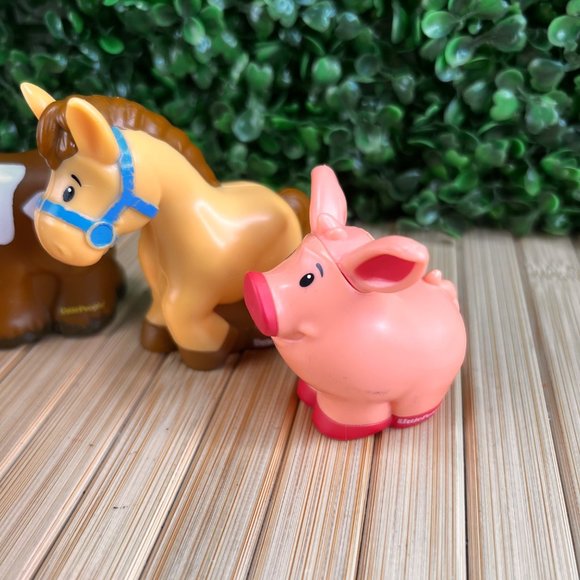 Fisher-Price | Toys | Fisher Price Little People Farm Lot Farmer Pig ...